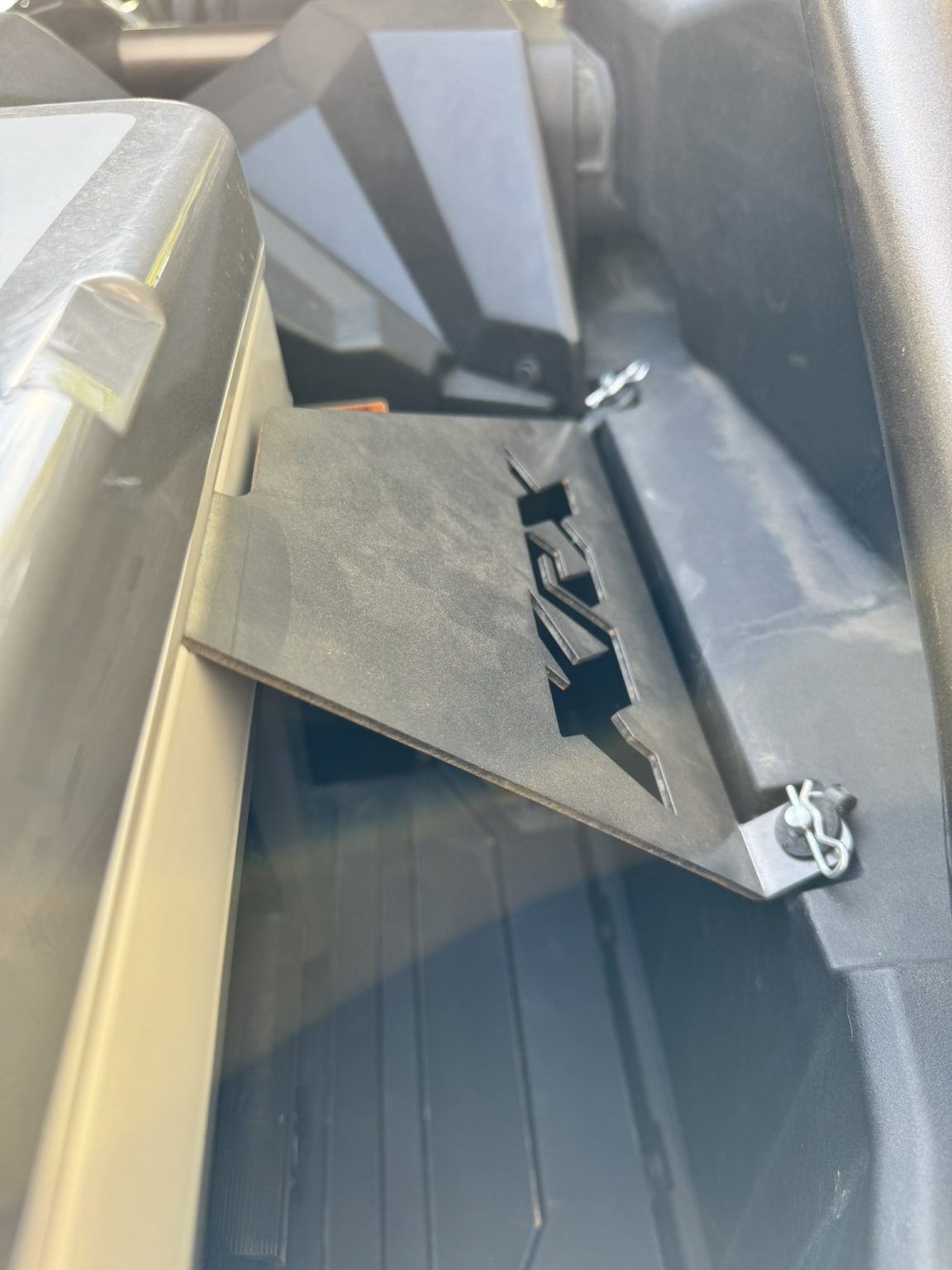 RTIC Cooler Bed Mount KRX